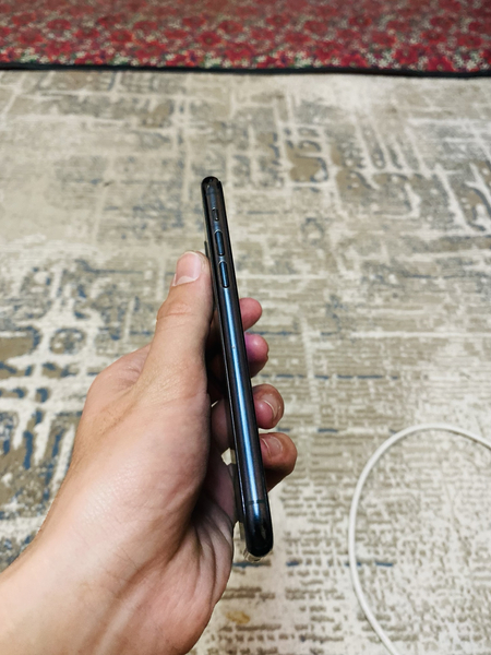I phone 11 pro 64 hotira