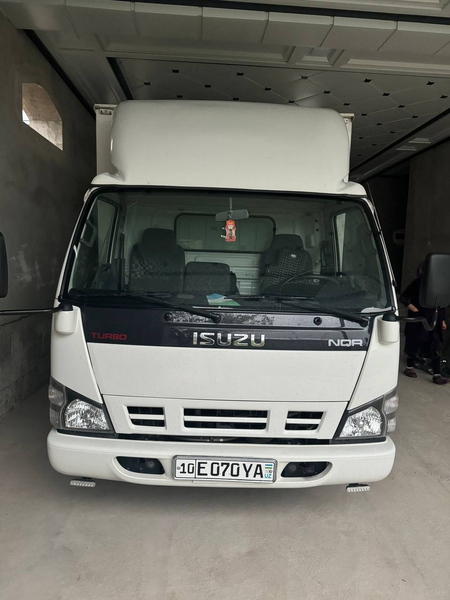 Isuzu NQR Sotiladi