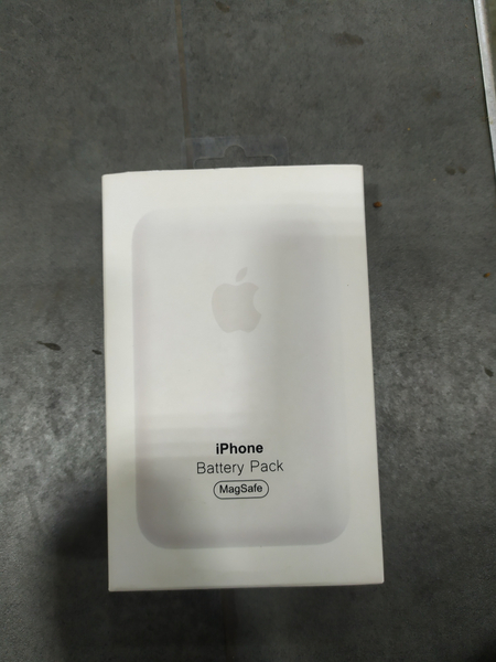 Iphone power bank mage safe yangi 10000tali srochni