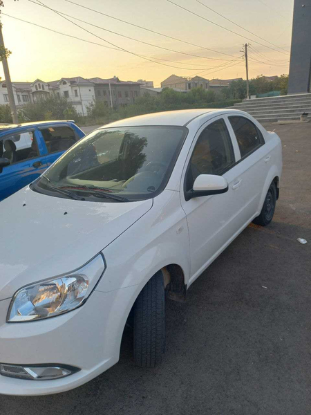 NEXIA 3 Sotiladi