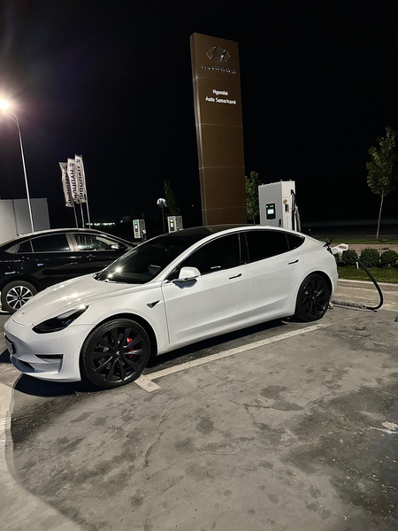 Tesla model 3 Rerformance Sport 3-sek 100-km|