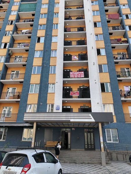 Sergili dom 16 etajli 2 etaj 2 hona