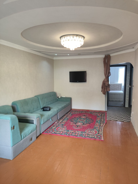 Продаётся Чиланзар 8кв 3/4/4 балкон 1.5х3