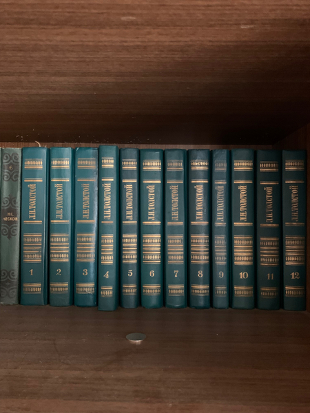Продаются книги, подписные издания.