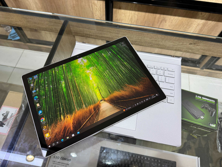 SURFACE Book 2 CORE i7-8650U, 16гб, 512ssd GTX 1050 Сенсорный