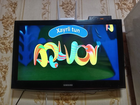 Samsung 32 ploski ekran