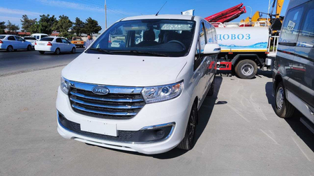JAC M3 PLUS минивен