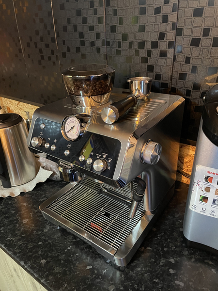 Полупроффесиональная кофе машина Delonghi