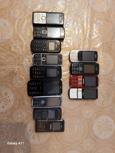 Nokia 2700 Nokia 225