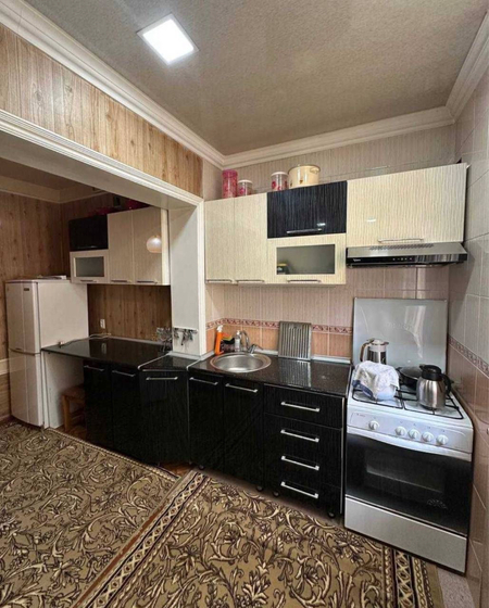 Сдается 4х ком квартира Юнусабад 15  метро Туркистан 1-этаж 150м/2