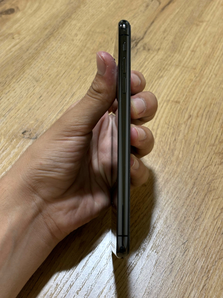 Продам iPhone Xr в идеальном состоянии