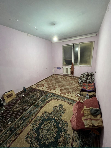 Юнусабад 7 Квартлда кв сотилади 3 хона 4 кават 4 каватли уй (67м)