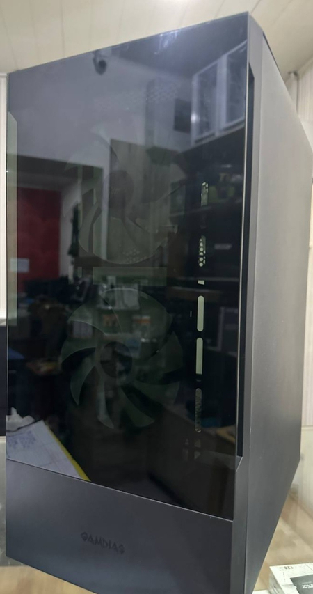 Gamdias case  idial holatda karopkasi bor RGB 3 ta Coller