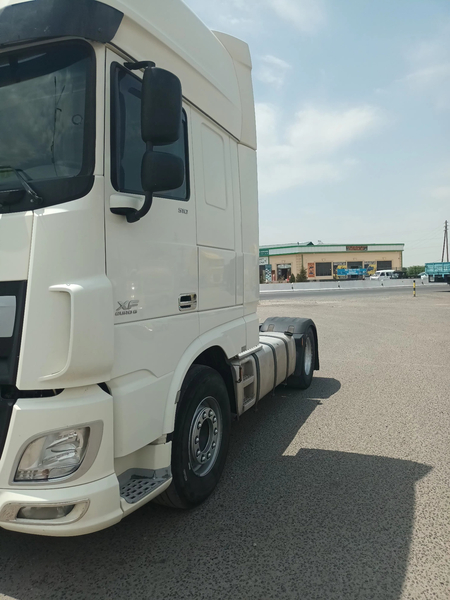 Сотилади DAF106.