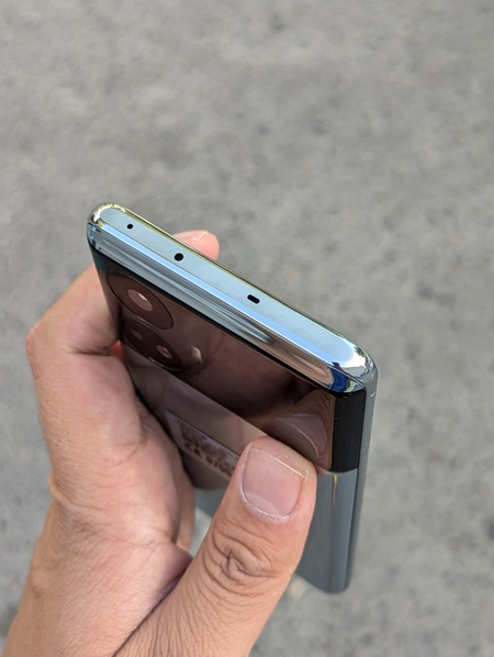 Realme gt5 5g (Snapdragon 8gen 2 16/512 240 watt)