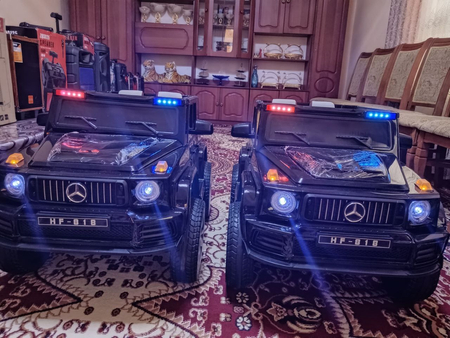 Har xil yangi bolalar mashinalari bor sotuvda