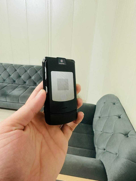 Motorola Rezr V3 i LEGENDA SOTILADI ! ! !