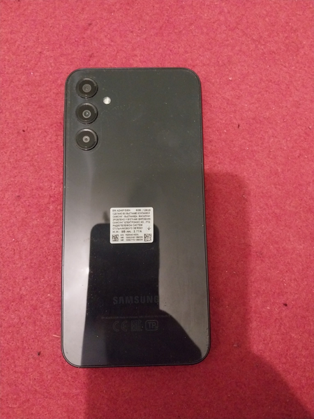 Samsung A 24 holati zo'r