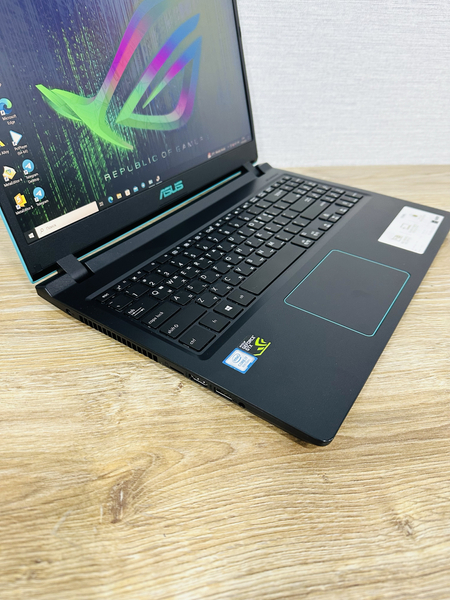 ASUS Core i7-8 Ядерный+GTX1050+16 ГБ озу+256SSD+500HDD Игровой ноутбук