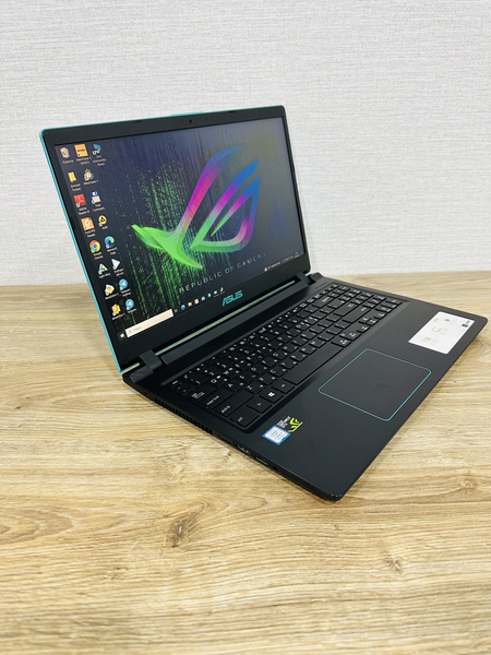 ASUS Core i7-8 Ядерный+GTX1050+16 ГБ озу+256SSD+500HDD Игровой ноутбук
