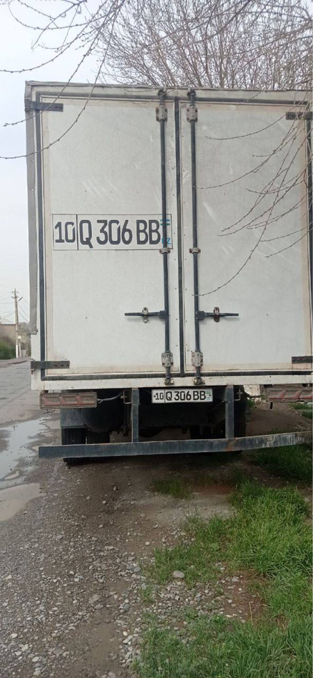 2011 yil Isuzu 10 tonnali