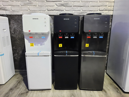 Кулер для воды AiWA с холодильником,акция