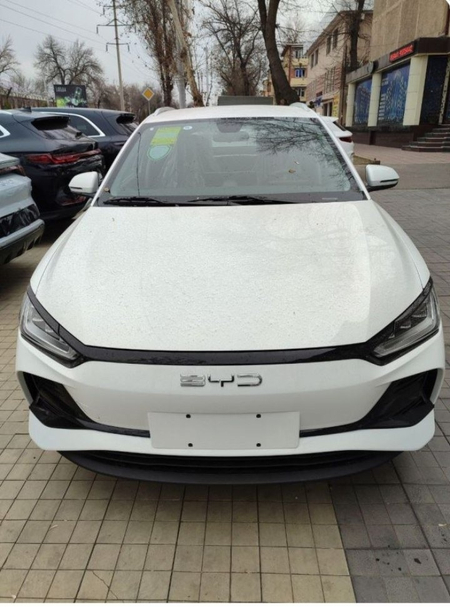 BYD E2 2024yil rangi seriy