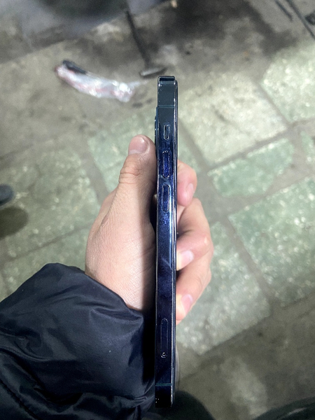iPhone 12 pro sotiladi