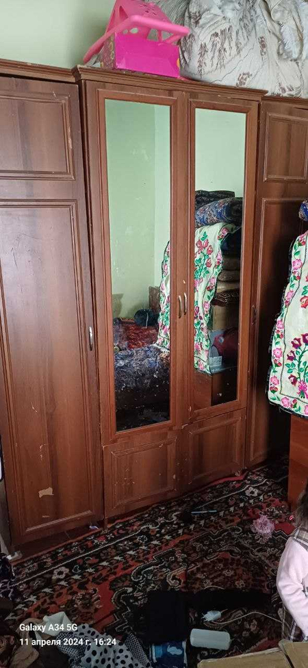 Шкаф спални трюмо 2 та тумпочка сотилади бакуват