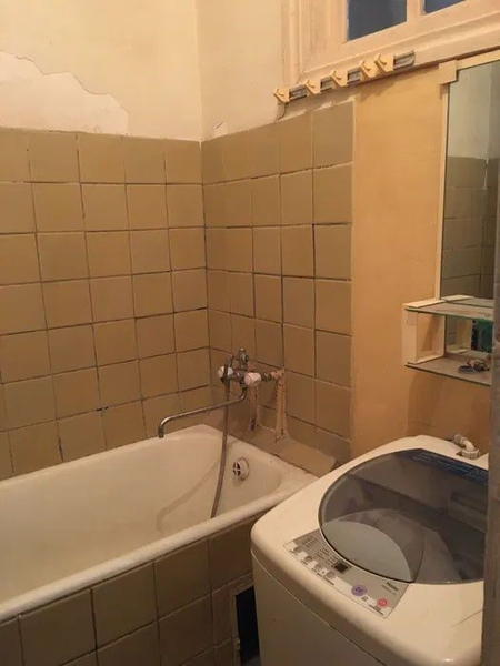В районе Мирабад  2/2/4
