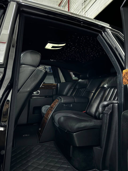 Rolls royce srochna sotiladi