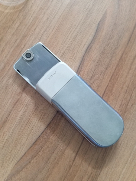 Nokia 8800 siroko xolati zor