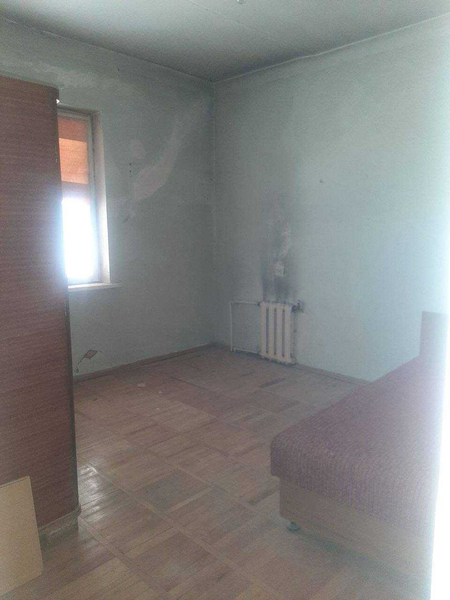 СРОЧНО !! Продается квартира в Яшнабаде 2/4/4 ( 55 кв/м ) Тузел 1