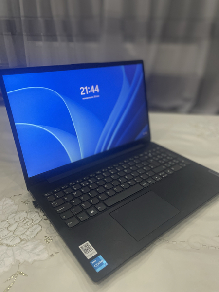 Lenovo V15 modeli