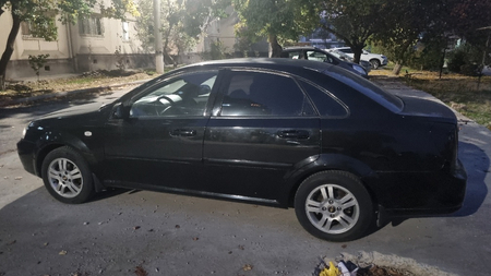 Lacetti 1,8 сотилади