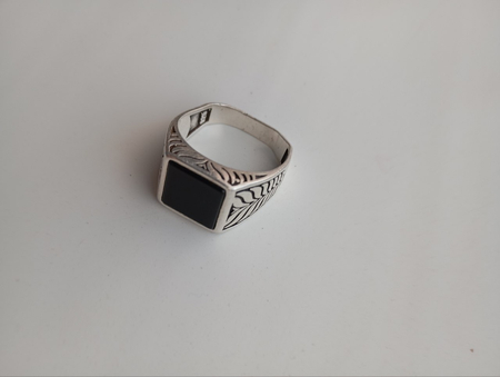 Серебряное кольцо
