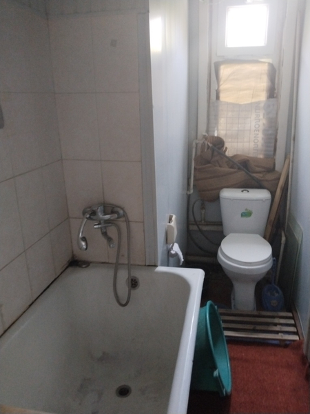 Продам 2-х комнатную квартиру на 2-ом этаже. Спутник -3.
