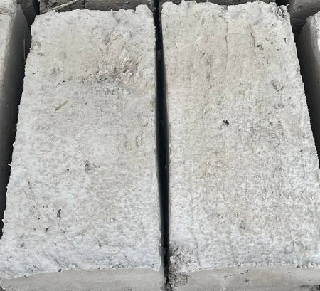 Loy blok sotiladi 17x37