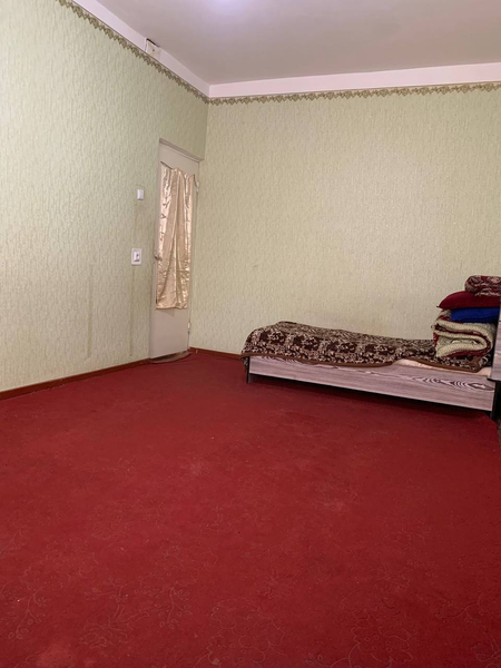 Продаётся своя квартира 2/2/4, город Чирчик, 9 мкр около 1000 мелочей