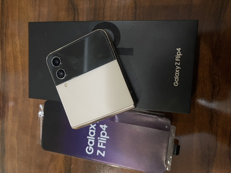 Samsung Galaxy Z flip4
