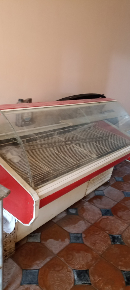 Продам холодильник витрина