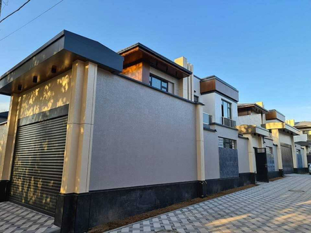 Продаются 3 дома в Амир Темур Махалле  250м2