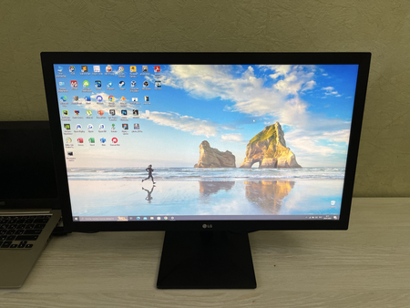 Монитор LG 22 дюйма