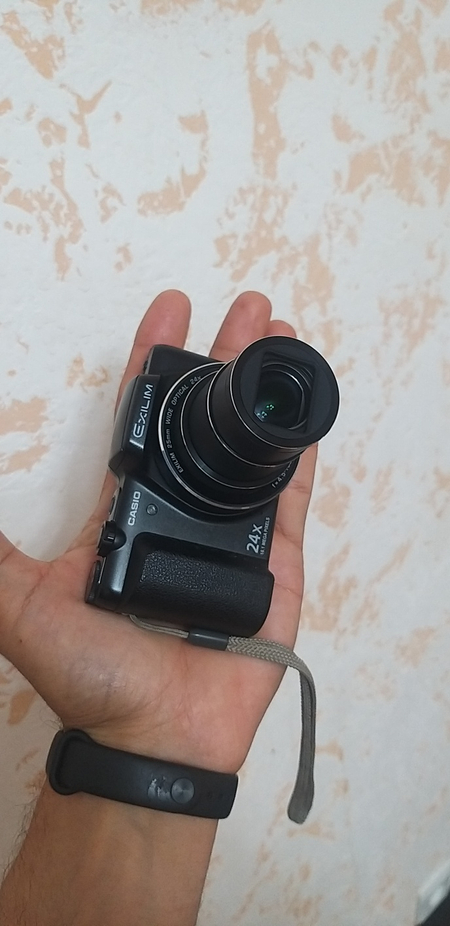 Casio Exilim EX-H50 24x Optical Zoom Camera
