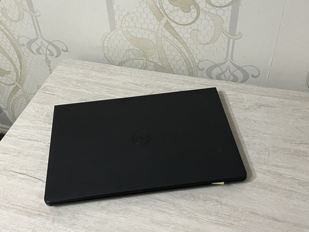 Dell inspiron 15 fullhd core i3 6th gen radeon 2gb