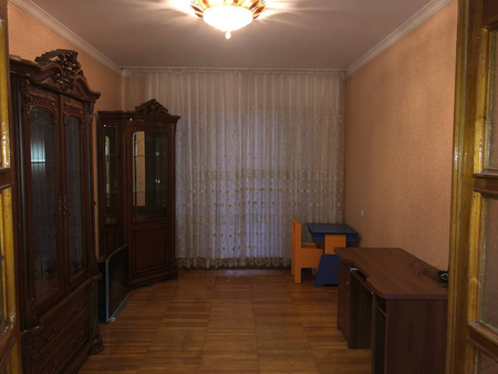 Юнусабад 19кв Аренда 4комн 3 этаж