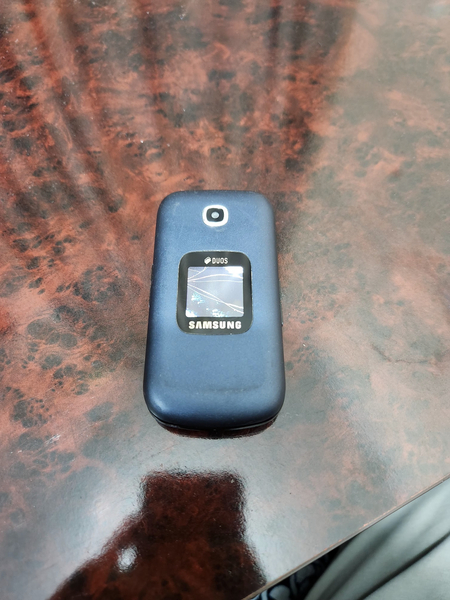 Srochna Samsung gusto ikkita sim kartani sotiladi.