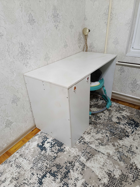 Маникюрный стол с тумбочкой