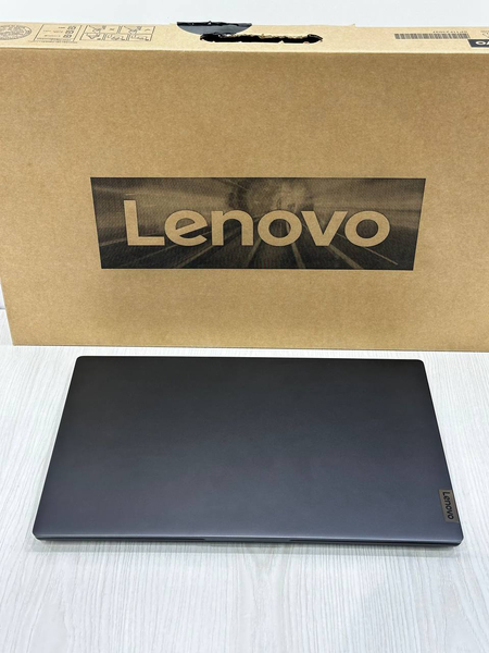 Arzon narxda VIDEO KARTALI, holati yangi Lenovo noutbuki