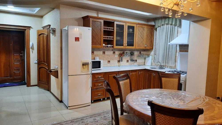 (К128633) Продается 3-х комнатная квартира в Шайхантахурском районе.